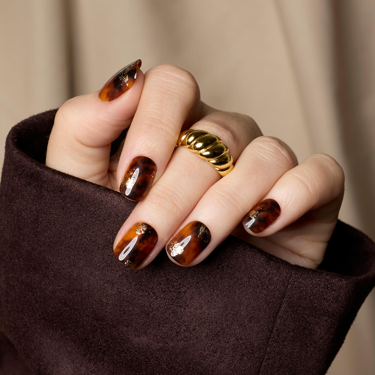 Square – Switch Nails