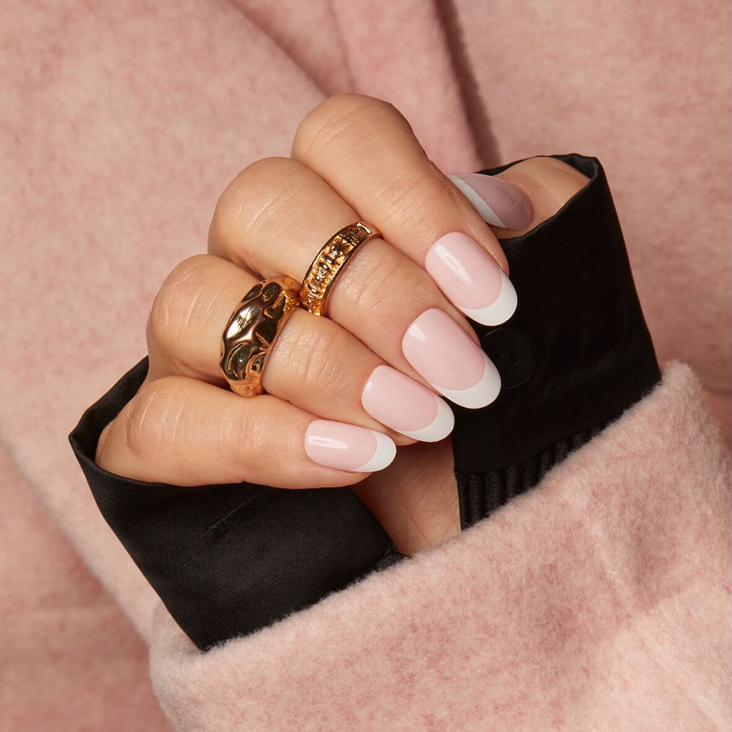 Oval – Switch Nails